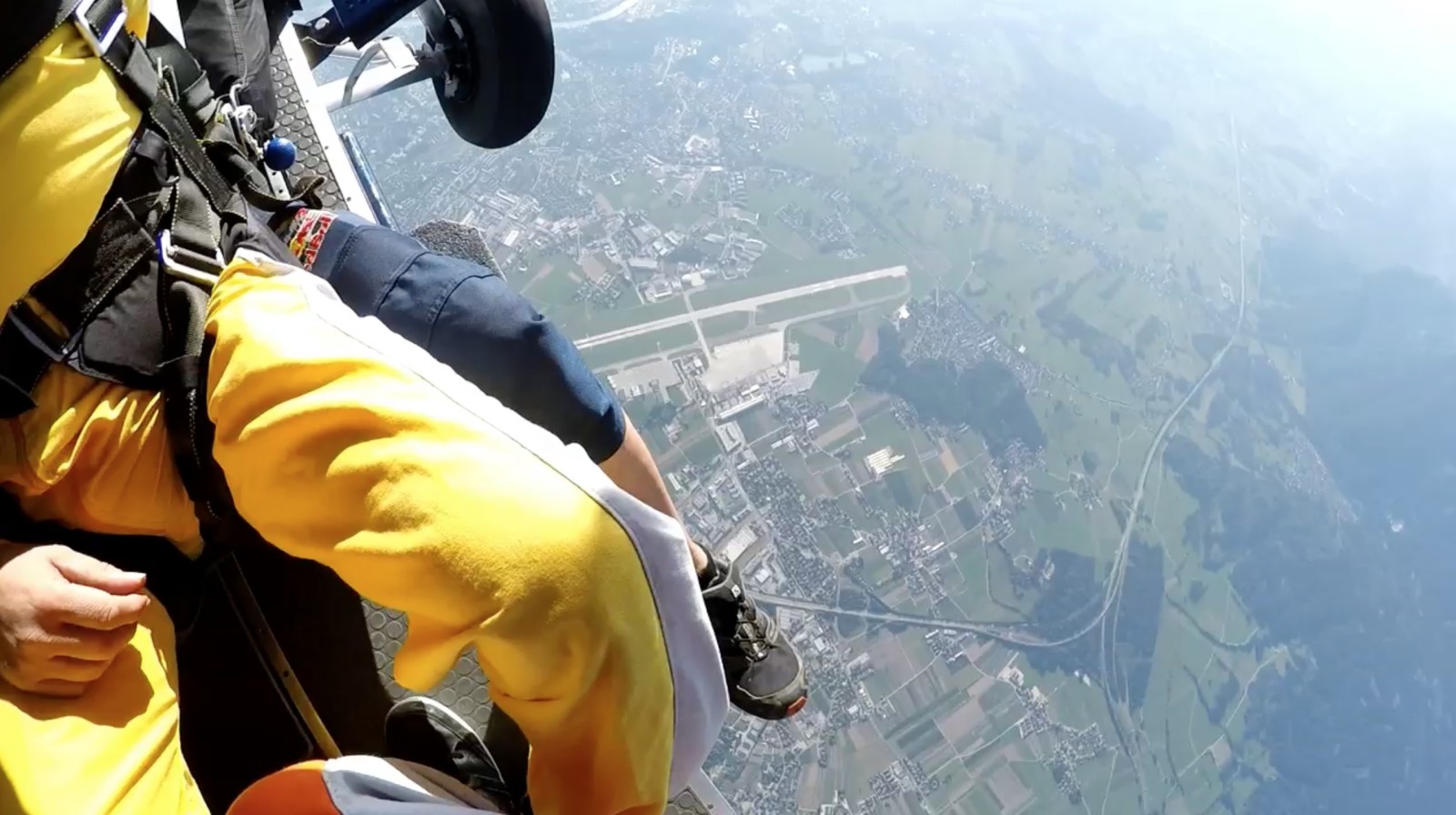 Der freie Fall - Tandem-Fallschirmspringen im SalzburgerLand ...