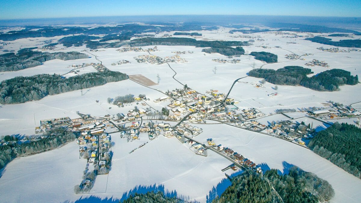 Perwang: Idyllic Holiday community directly at the Grabensee